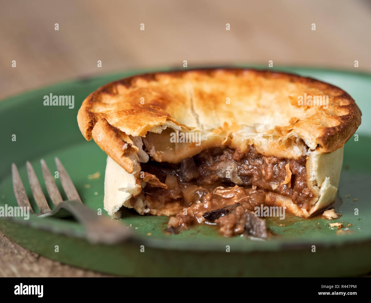 Australian beef mushroom pie hi-res stock photography and images - Alamy