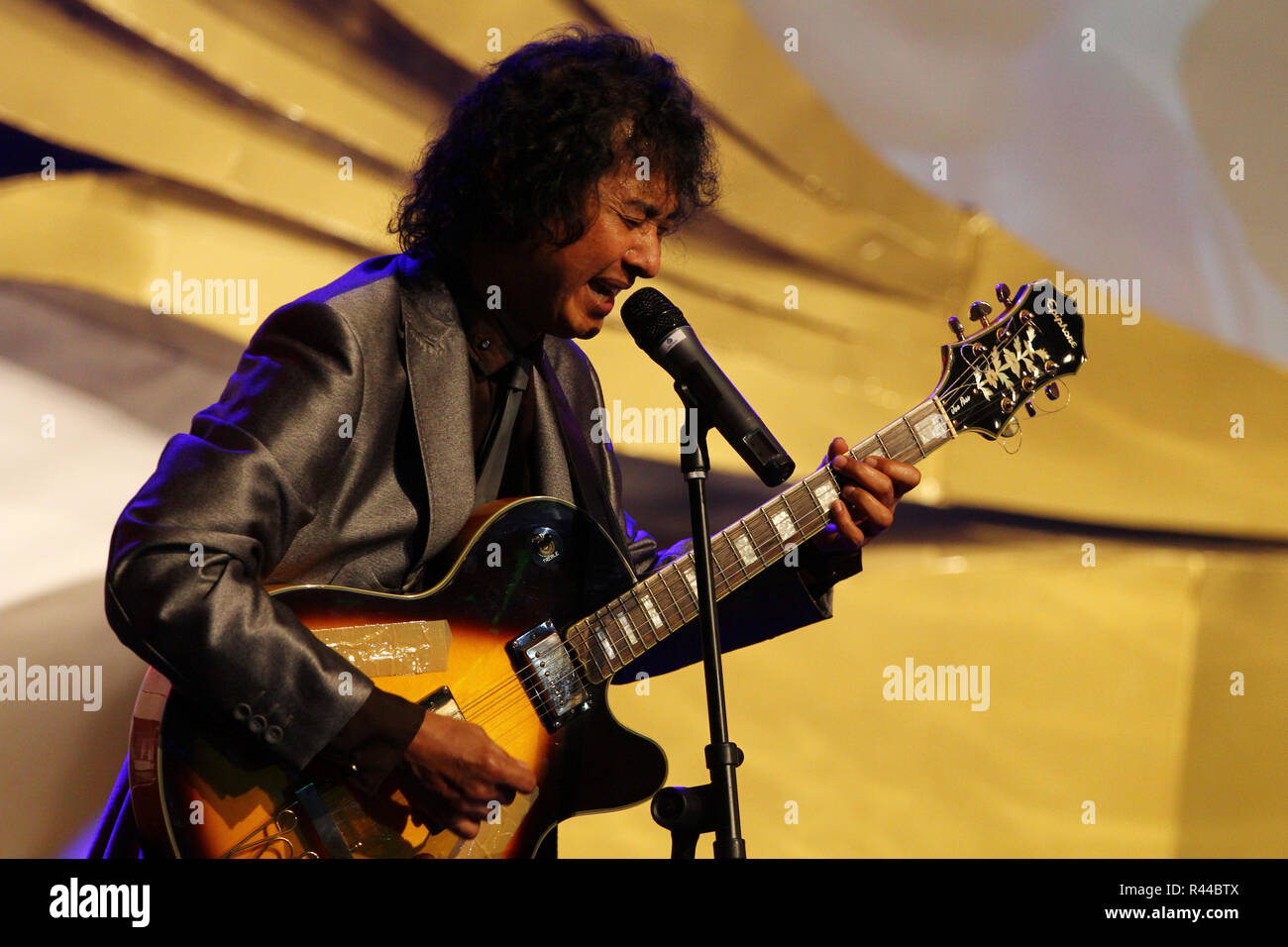 George benson indonesia hi-res stock photography and images - Alamy