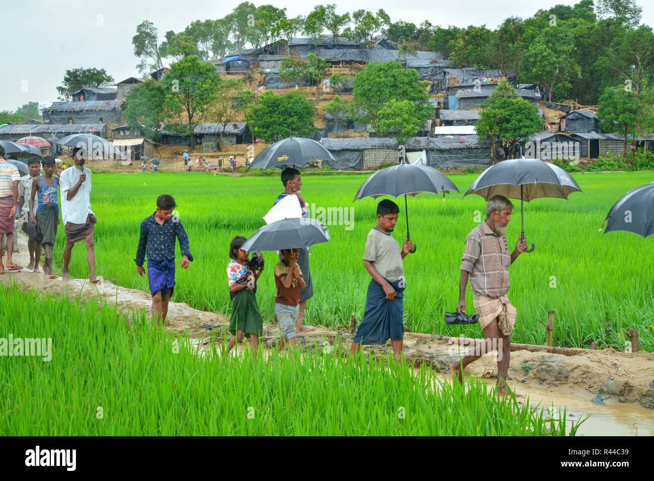 Rohingya refugees in bangladesh Stock Photo - Alamy