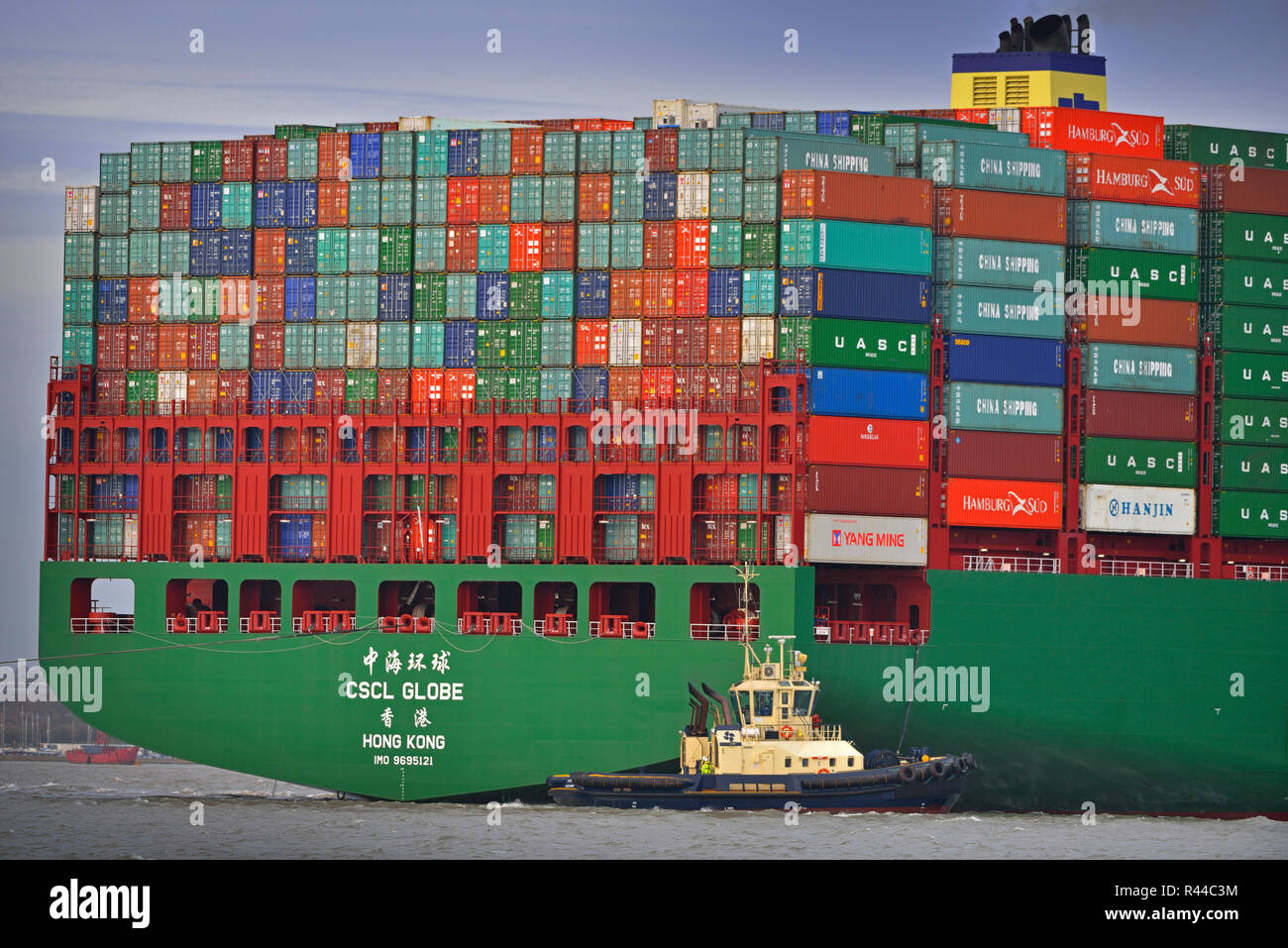 Massive container ship hi-res stock photography and images - Alamy