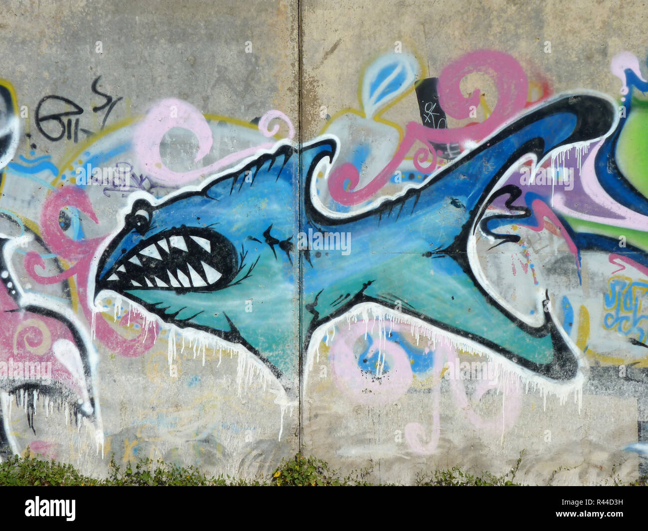 Graffiti fish russia hi-res stock photography and images - Alamy
