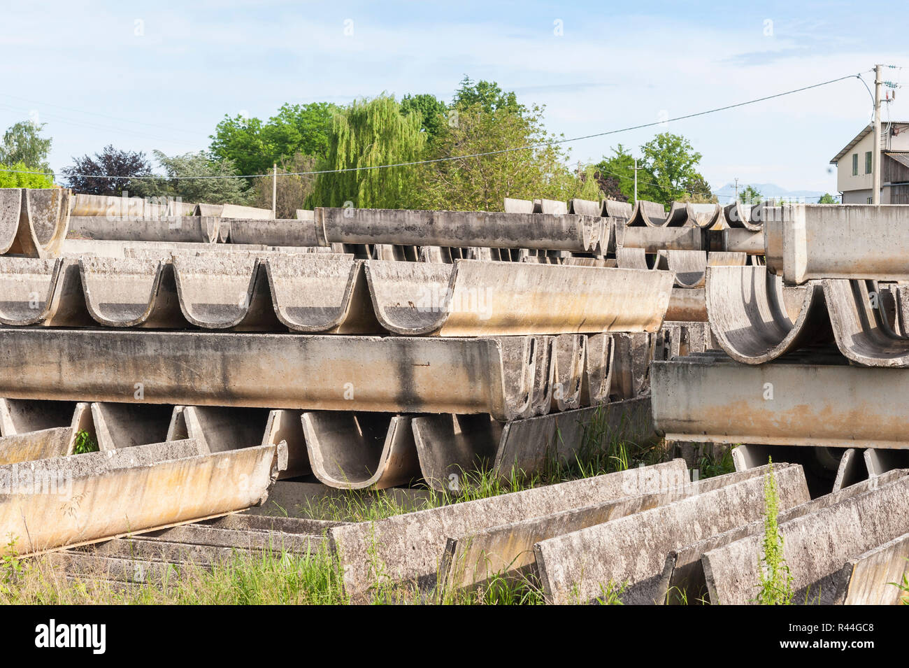 Siphon canal hi-res stock photography and images - Alamy