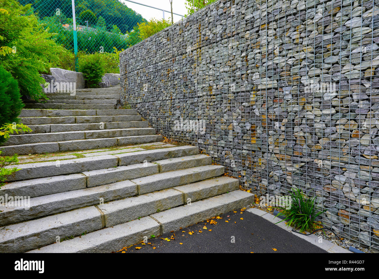 Steel retaining wall hi-res stock photography and images - Alamy