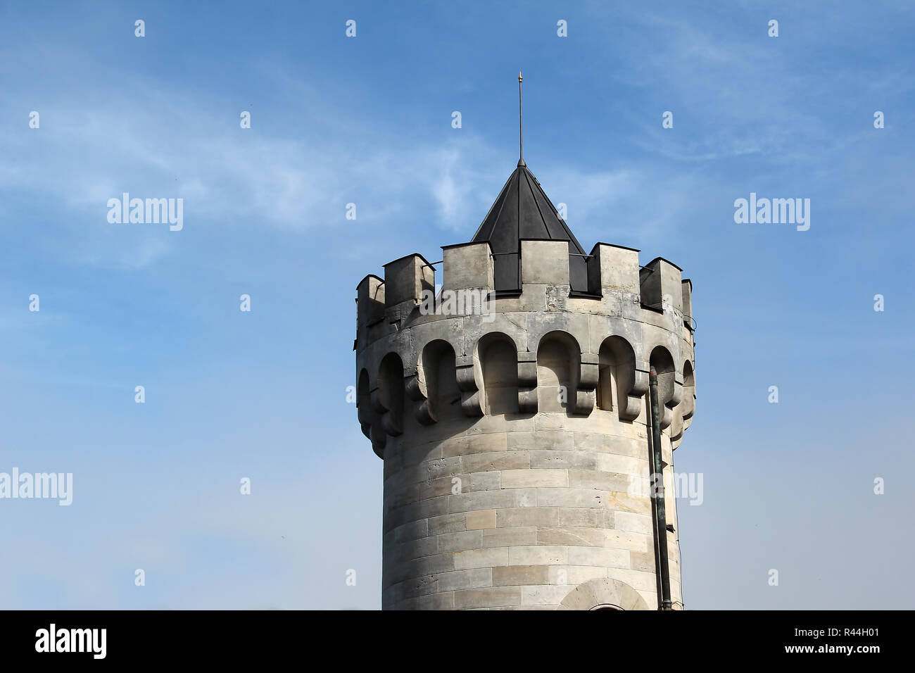 The Tower of the ancient castle with battlements Stock Photo - Alamy