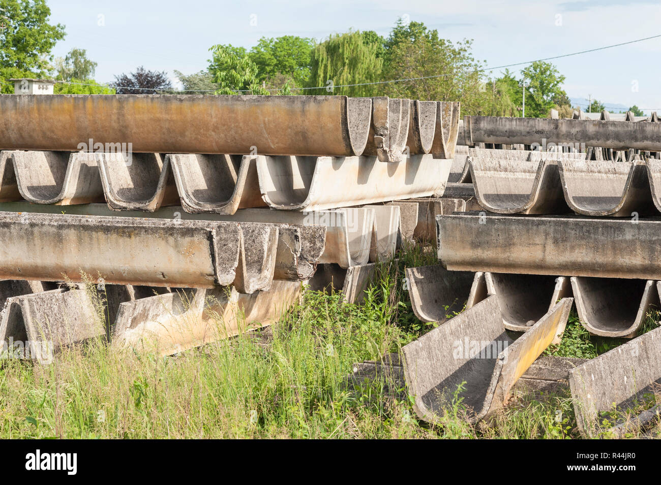 Siphon canal hi-res stock photography and images - Alamy