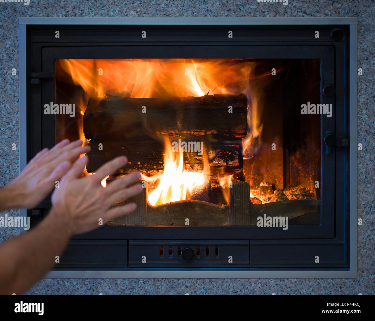 Flaming fireplace living room hi-res stock photography and images - Alamy