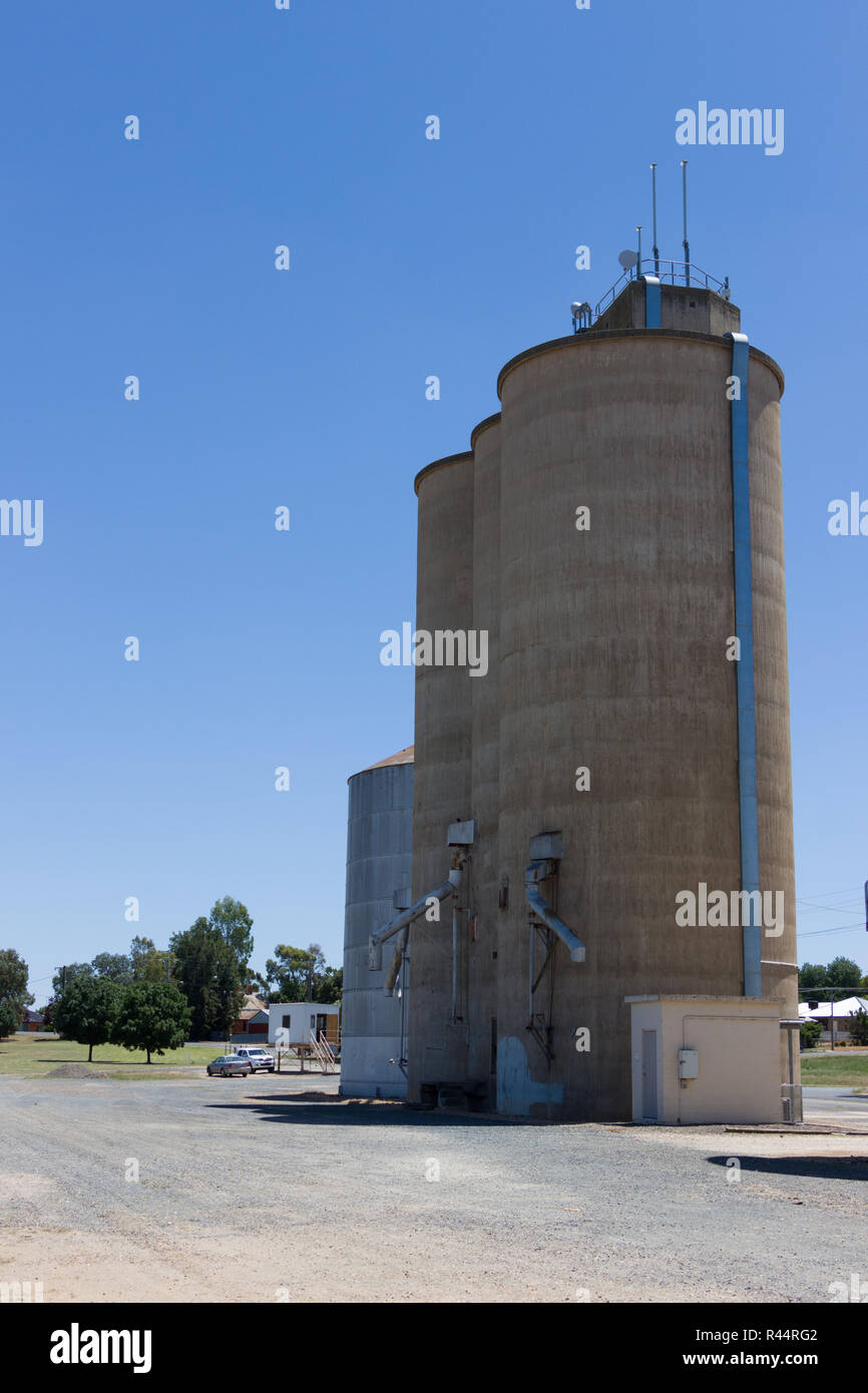 Large Grain Silos Stock Photo - Alamy