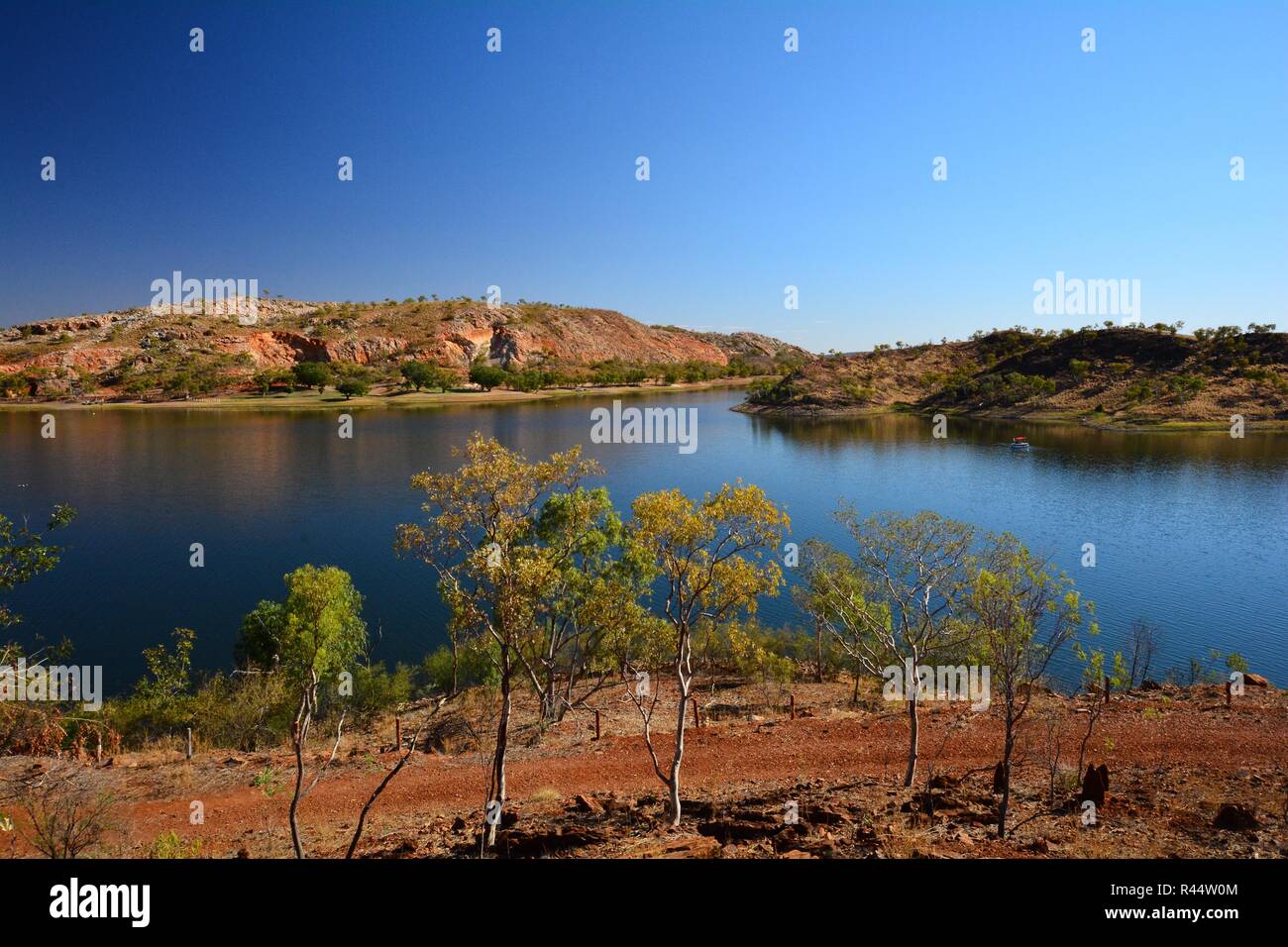 lake at mount isa Stock Photo - Alamy