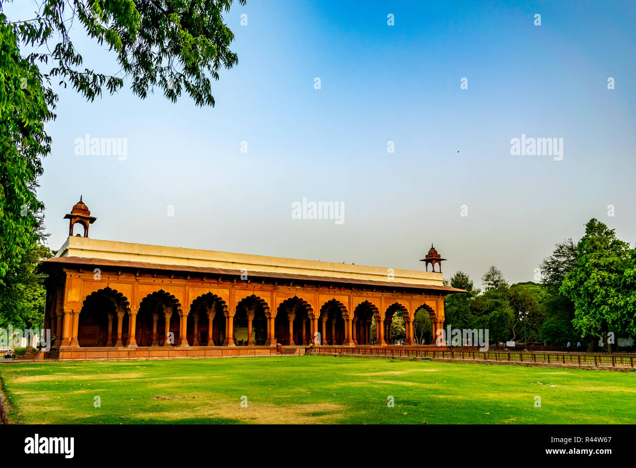 Red fort delhi sunset hi-res stock photography and images - Alamy