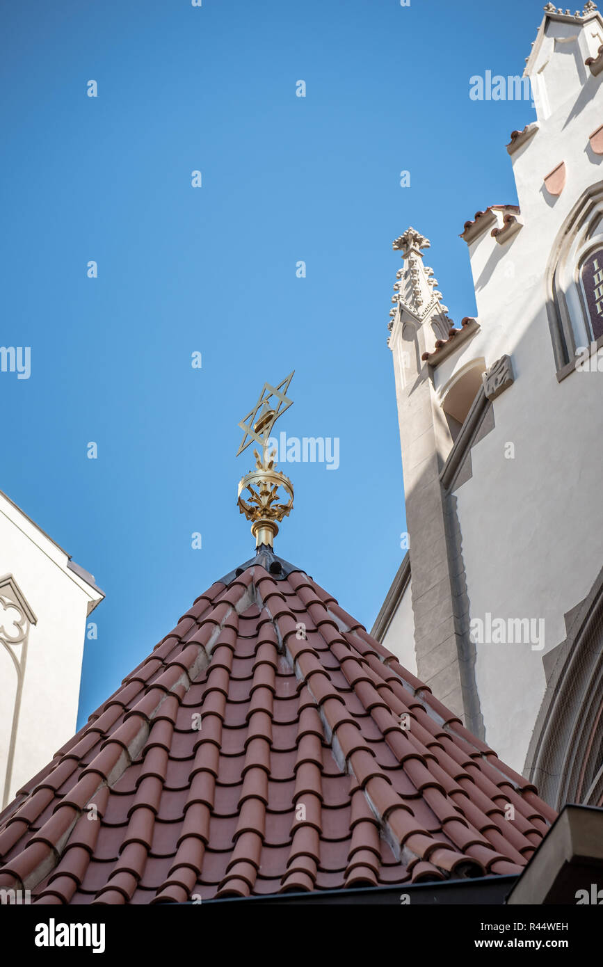 David star on the roof of synagogue Stock Photo - Alamy