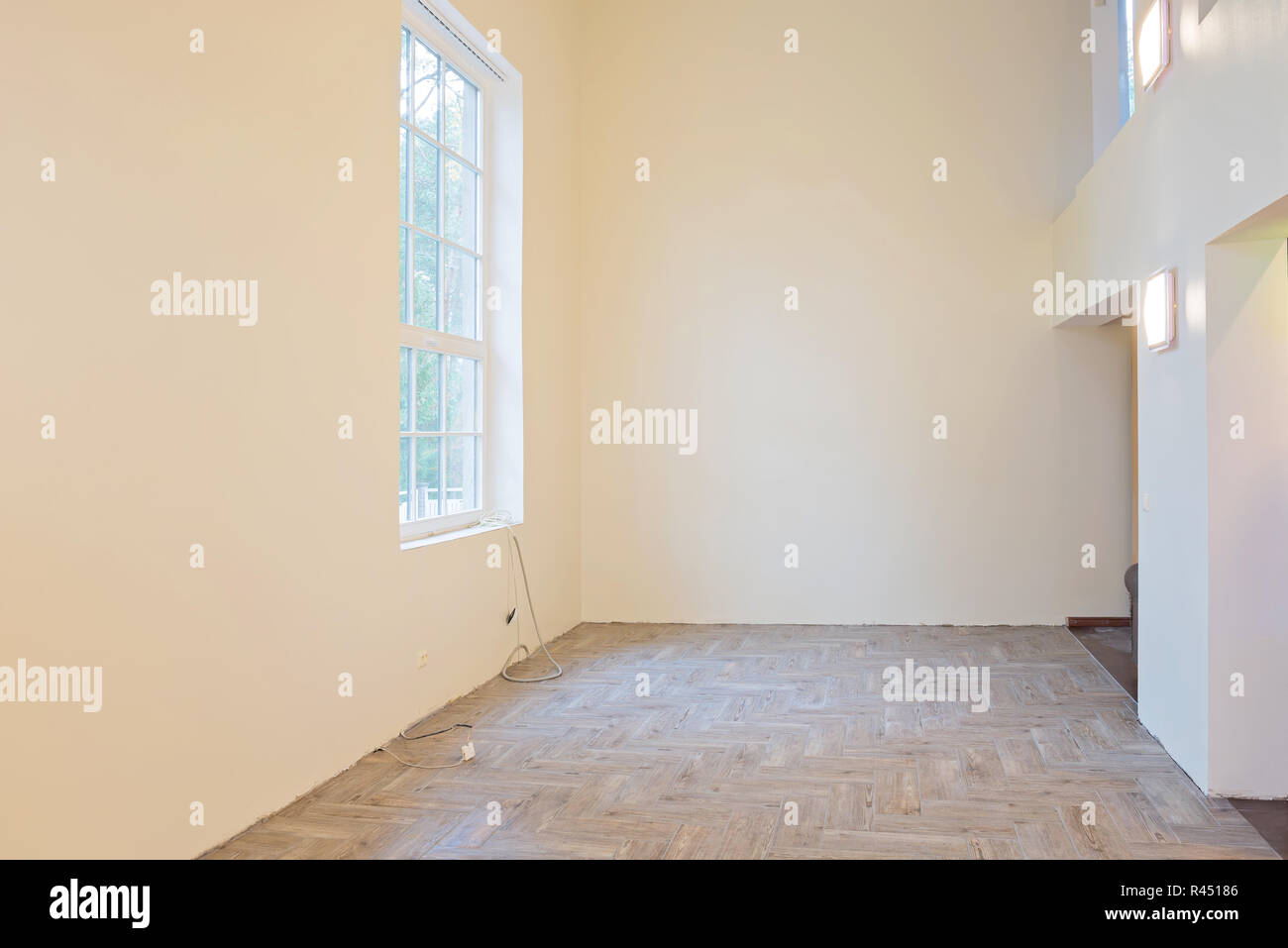 Unfinished construction interior of living room Stock Photo - Alamy