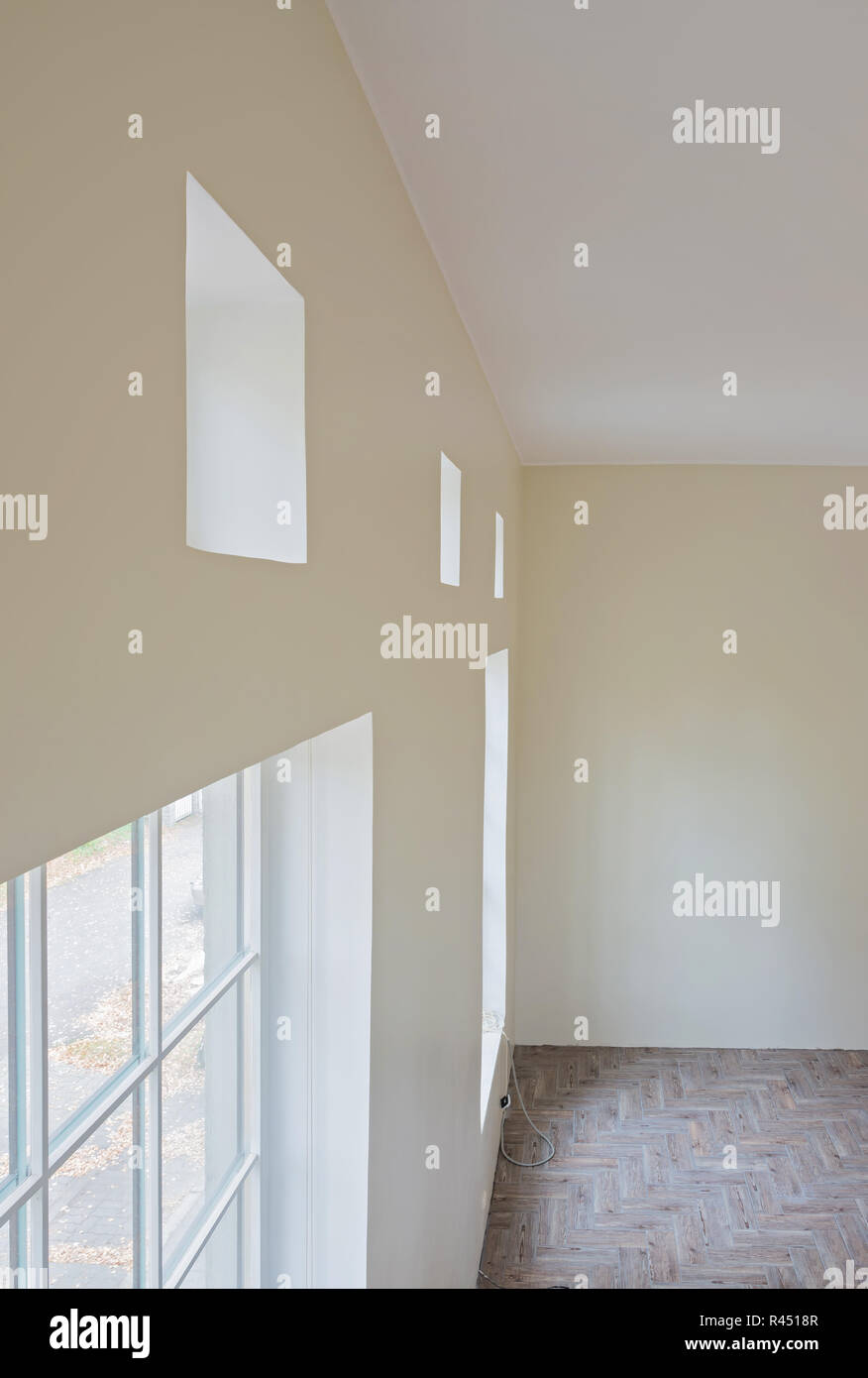 Inside spacious room unfinished walls hi-res stock photography and ...