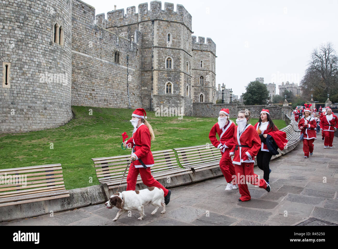 Windsor santa dash 2018 hi-res stock photography and images - Alamy