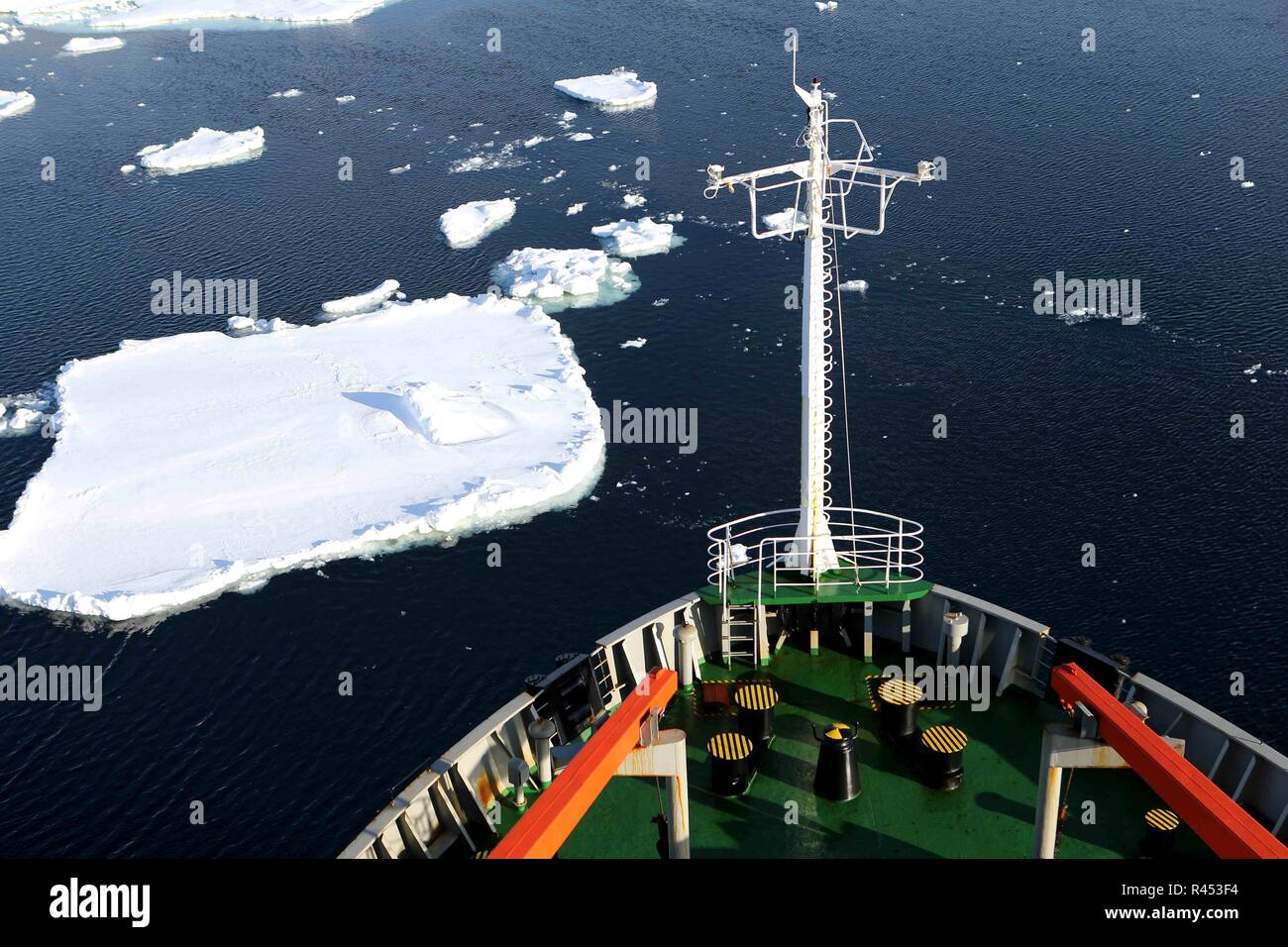 Aboard Xuelong. 25th Nov, 2018. China's research icebreaker Xuelong ...