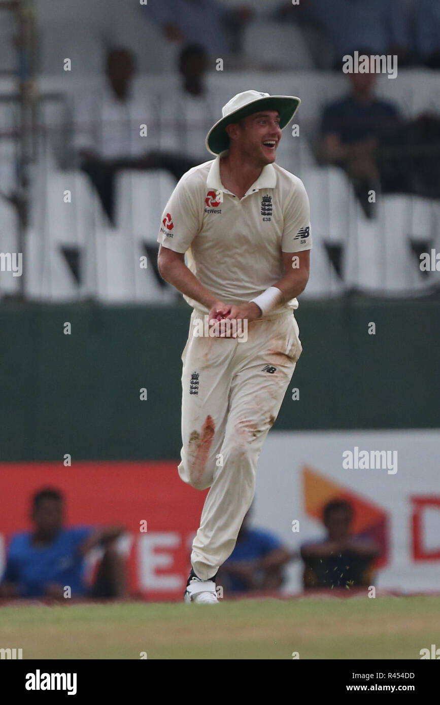 Angelo mathews bowling hi-res stock photography and images - Alamy