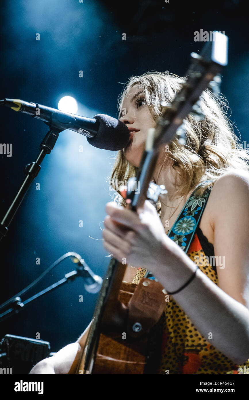 Maisie peters performs live hi-res stock photography and images - Alamy