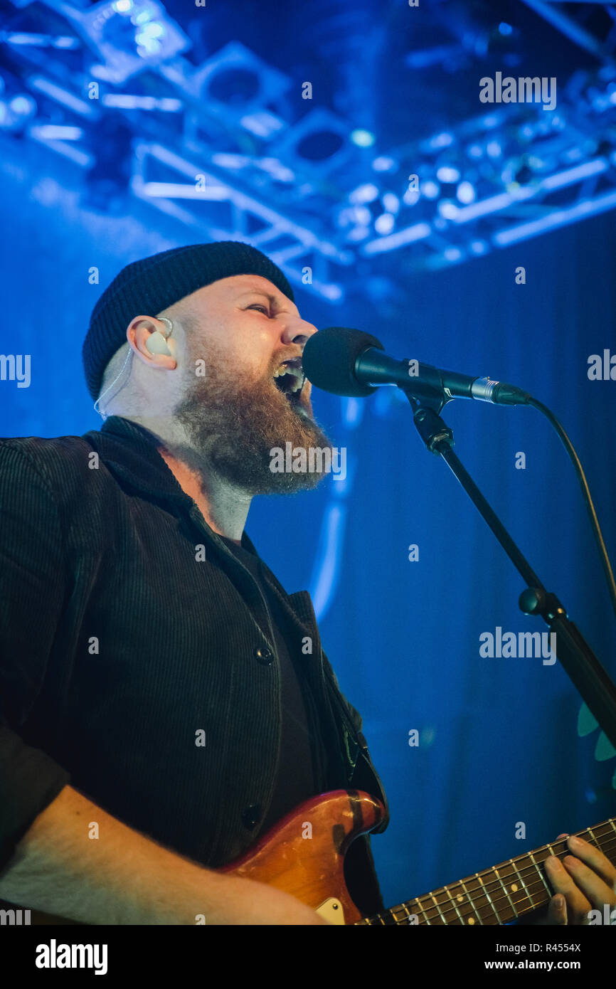 Tom walker singer 2018 hi-res stock photography and images - Alamy