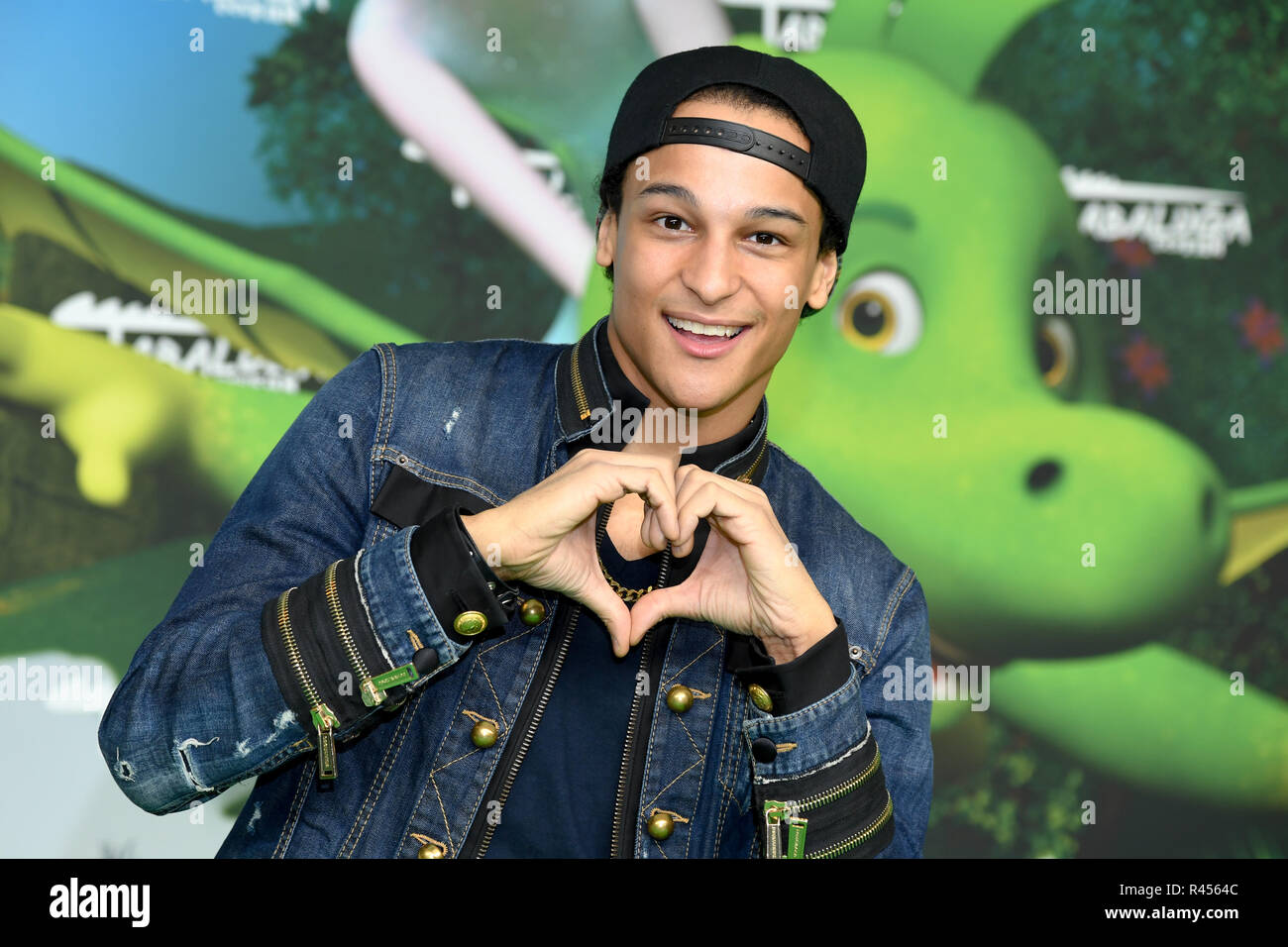 25 November 2018, Bavaria, München: Prince Damien, singer, comes to the ...