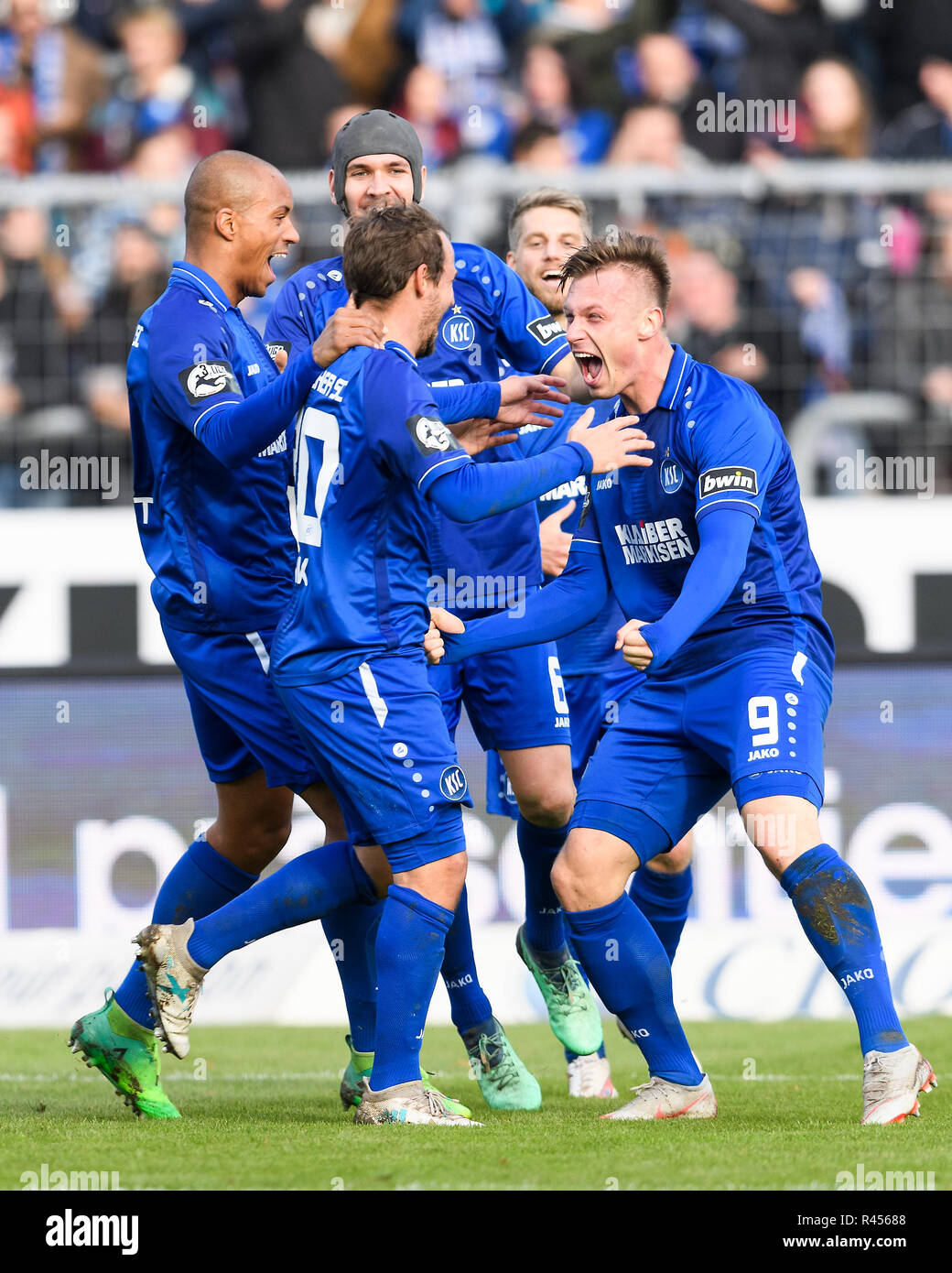 Karlsruhe, Deutschland. 25th Nov, 2018. jubilation after goal to 2: 1 ...