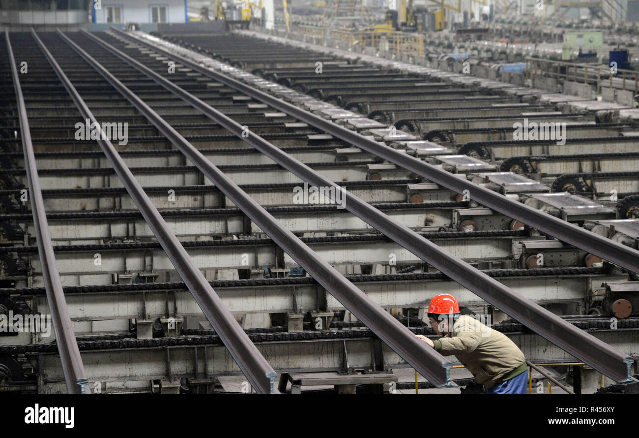 Industryhandan hi-res stock photography and images - Alamy