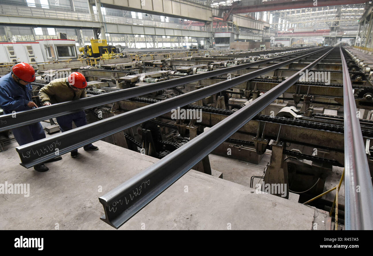 Heavy rail hi-res stock photography and images - Alamy