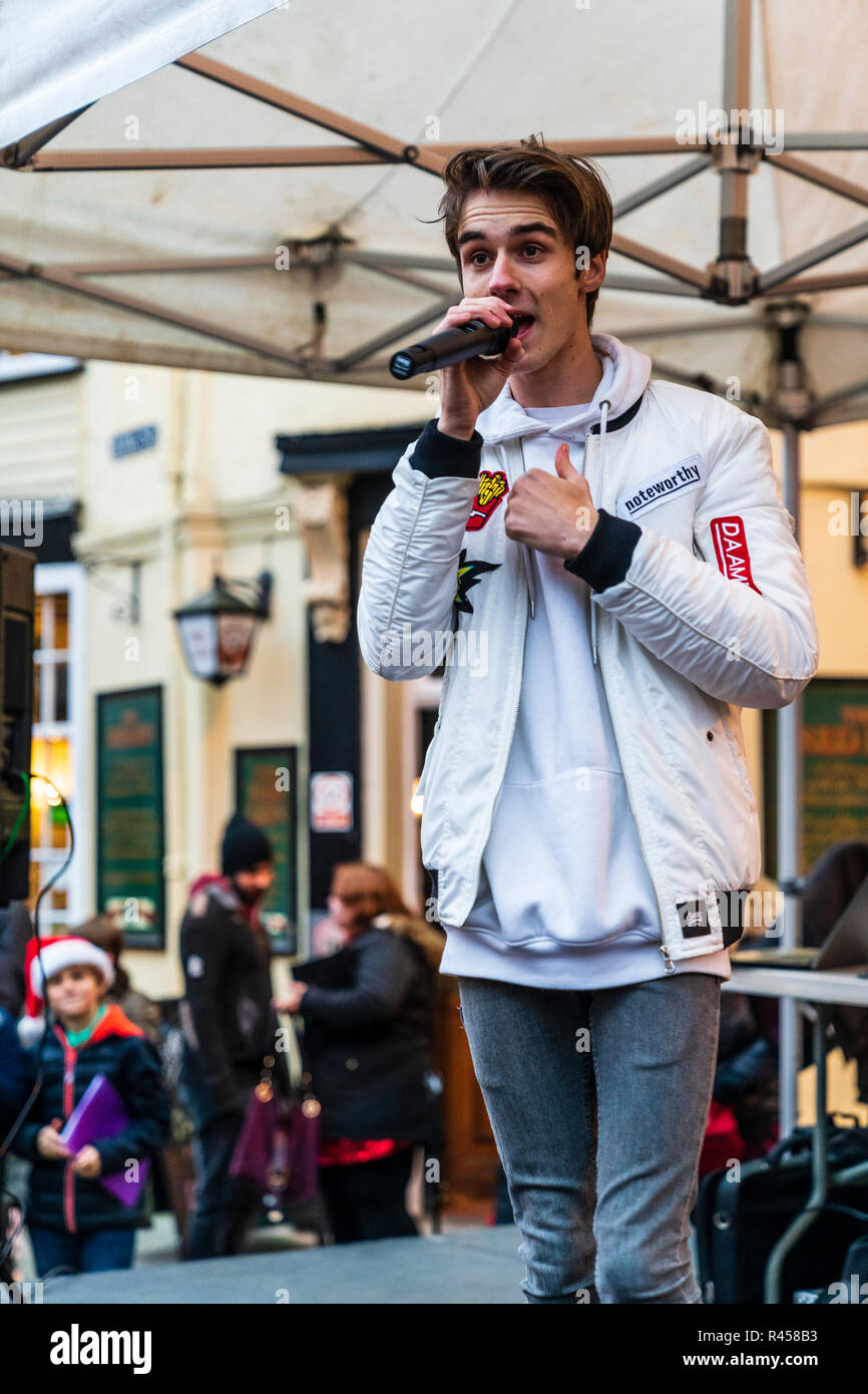 Stage open hi-res stock photography and images - Alamy