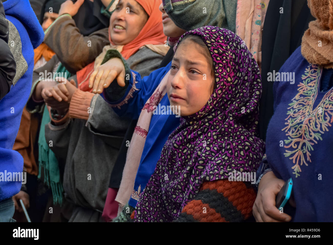 India crying girl hi-res stock photography and images - Alamy