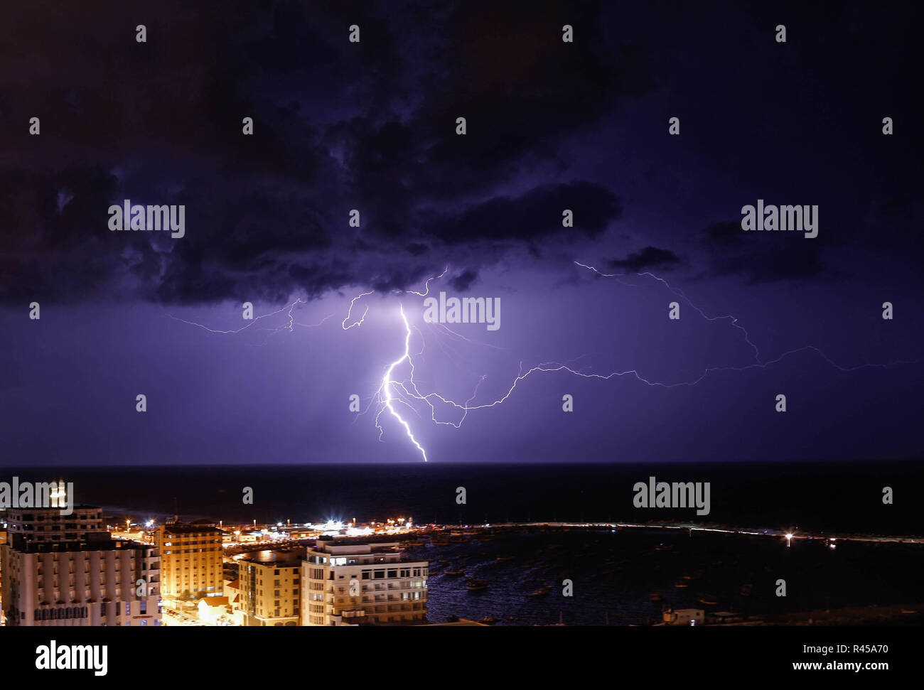 Gaza City, Gaza, Gaza. 23rd Nov, 2018. Lightning storm is seen above ...