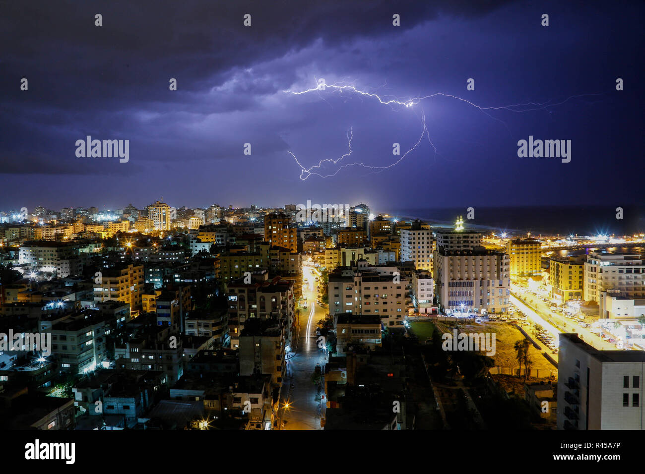 Gaza City, gaza city, Gaza. 23rd Nov, 2018. Lightning storm is seen ...