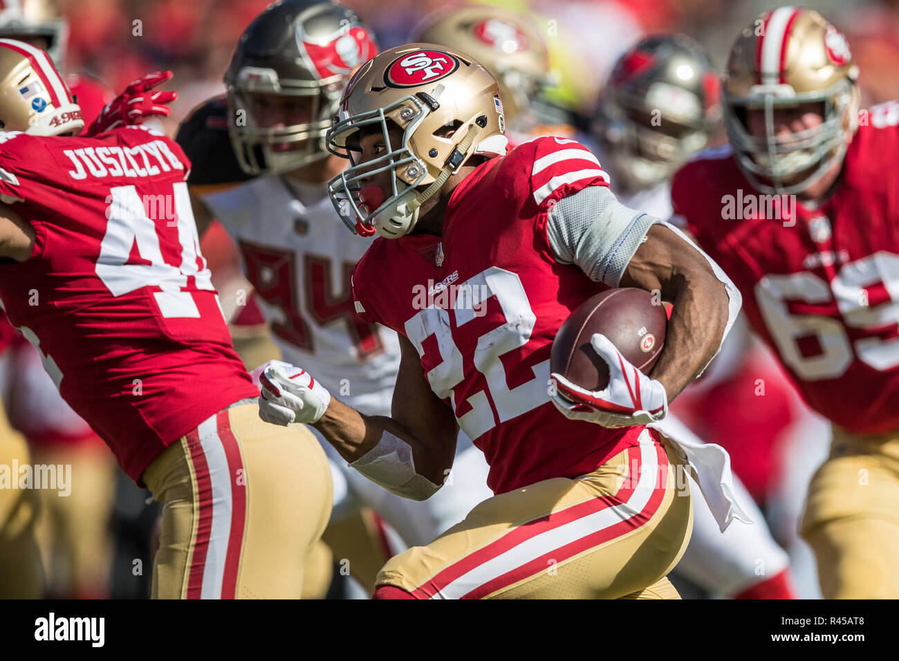 Matt breida 49ers hi-res stock photography and images - Alamy