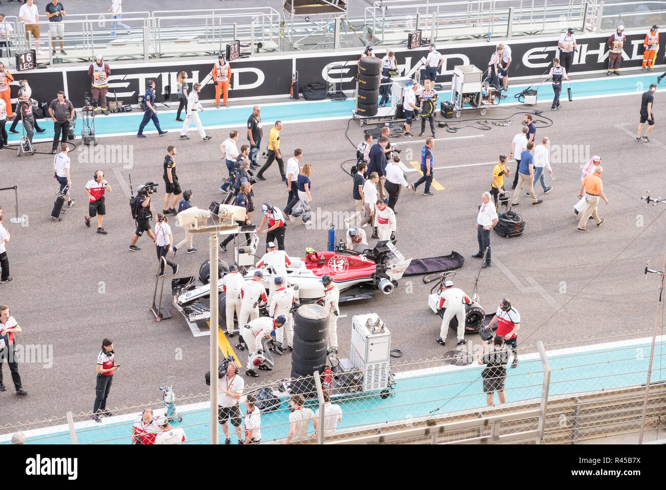 Crowd spectators fans f1 hi-res stock photography and images - Alamy