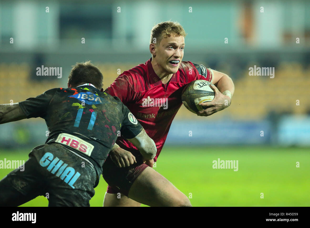 Breaks of the back of the scrum hi-res stock photography and images - Alamy