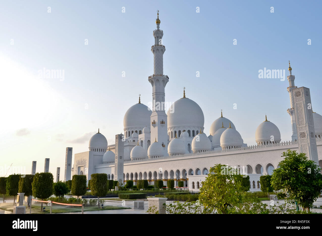 the Sheikh Zayed Grand Mosque Stock Photo - Alamy