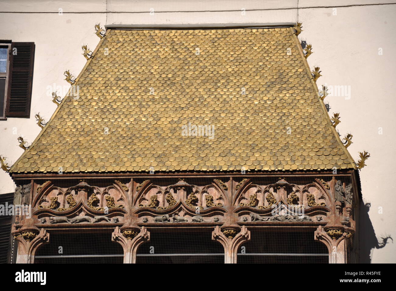 Gold shingles hi-res stock photography and images - Alamy