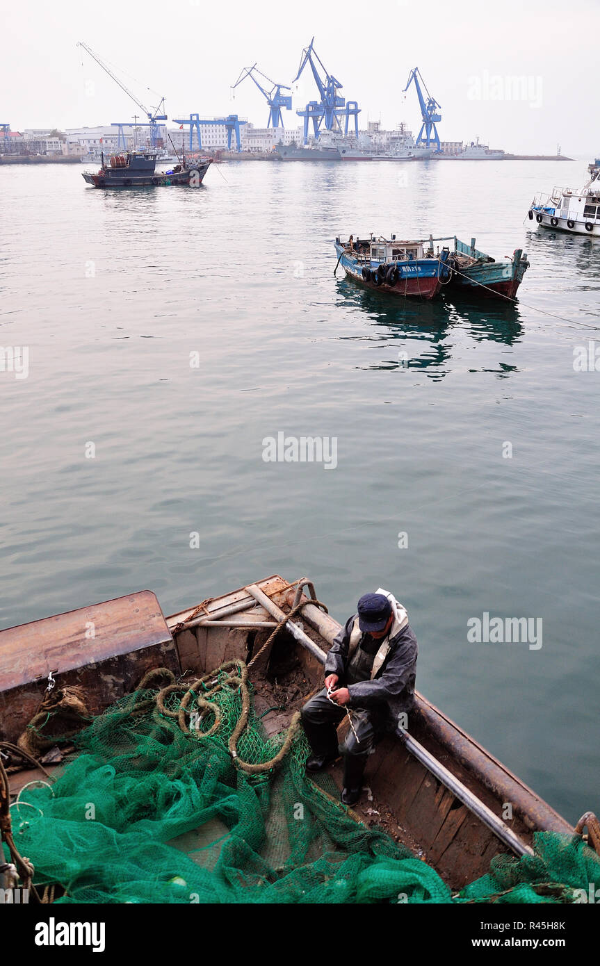 Chinese fishing net in sea hi-res stock photography and images - Alamy