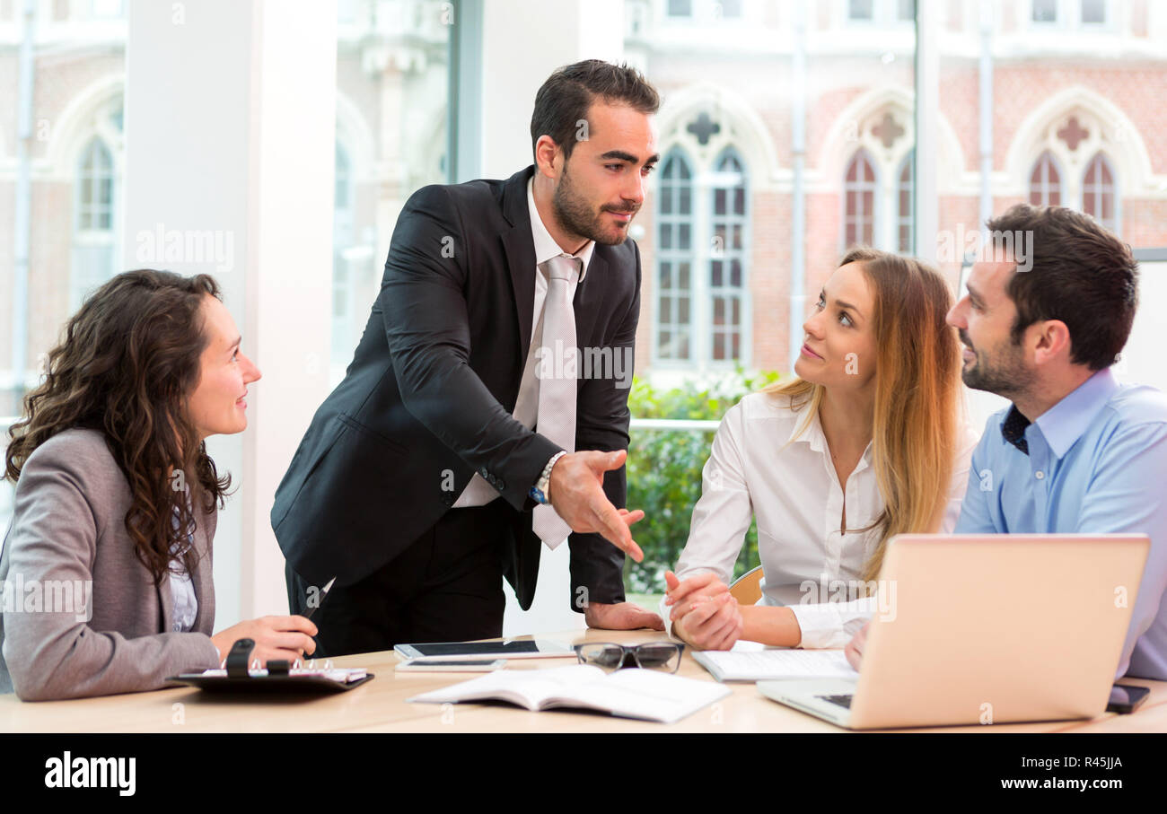 4к pretty business woman work hi-res stock photography and images - Alamy