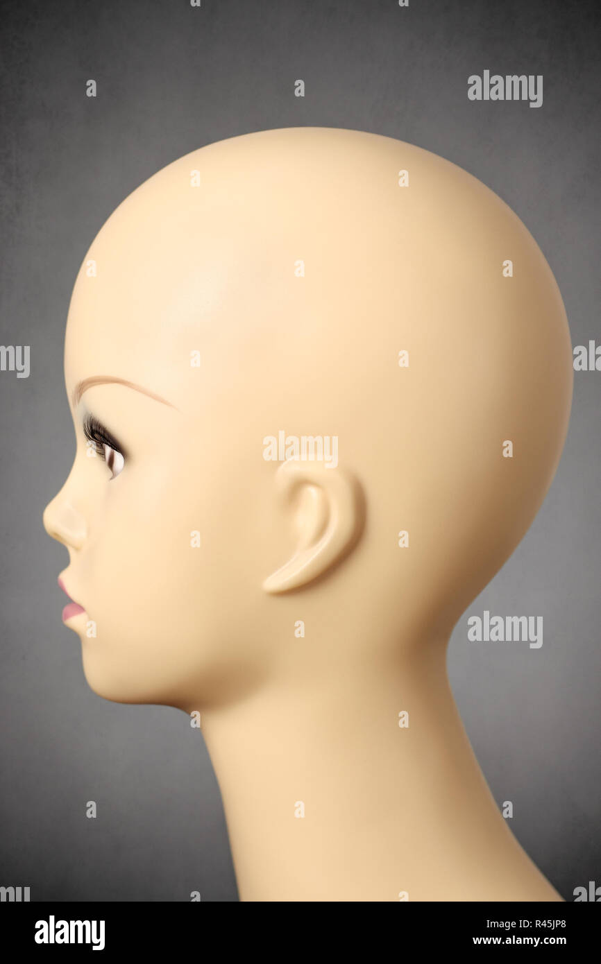 Female manikin hi-res stock photography and images - Alamy