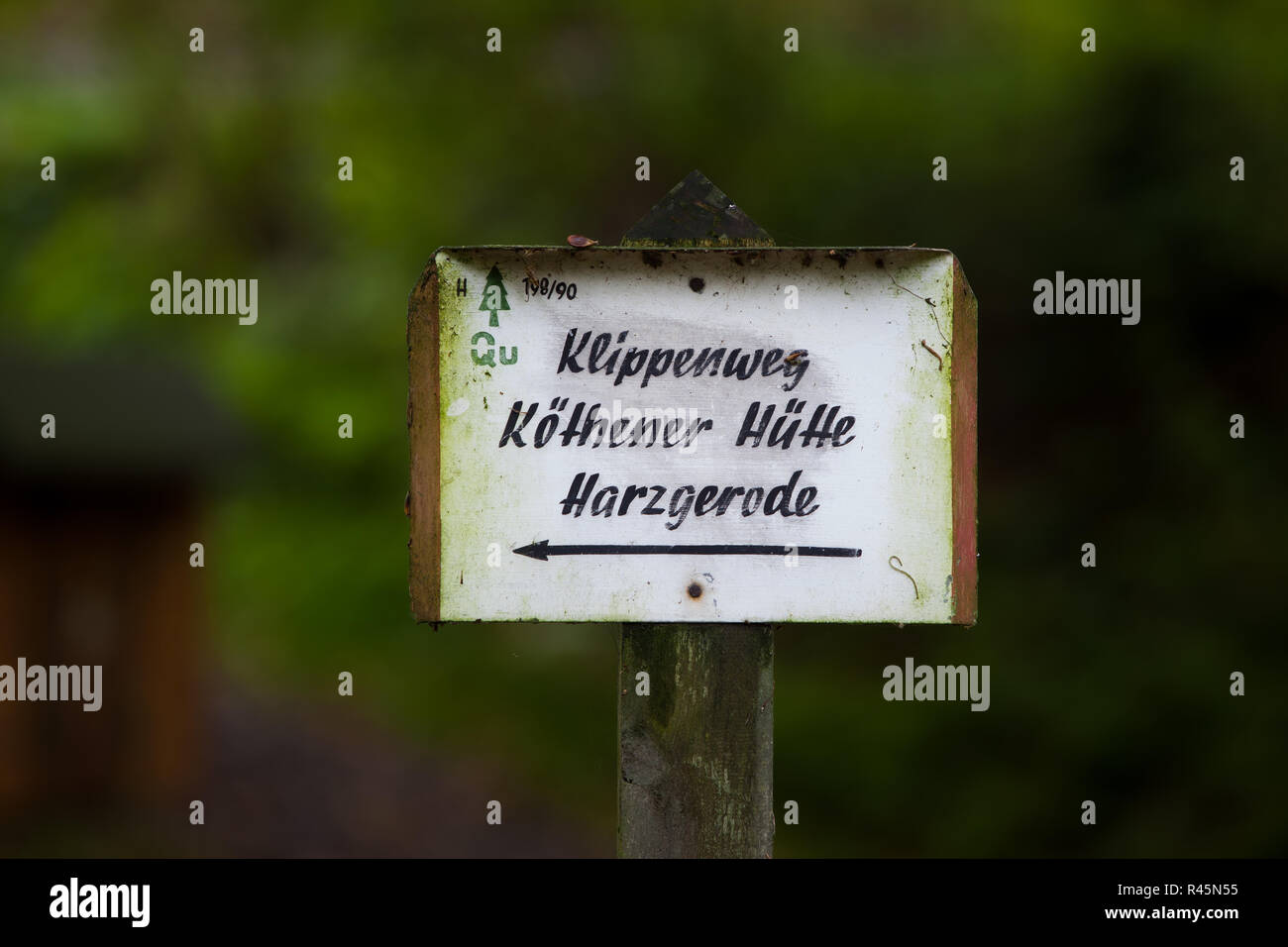 Beschilderung wald hi-res stock photography and images - Alamy