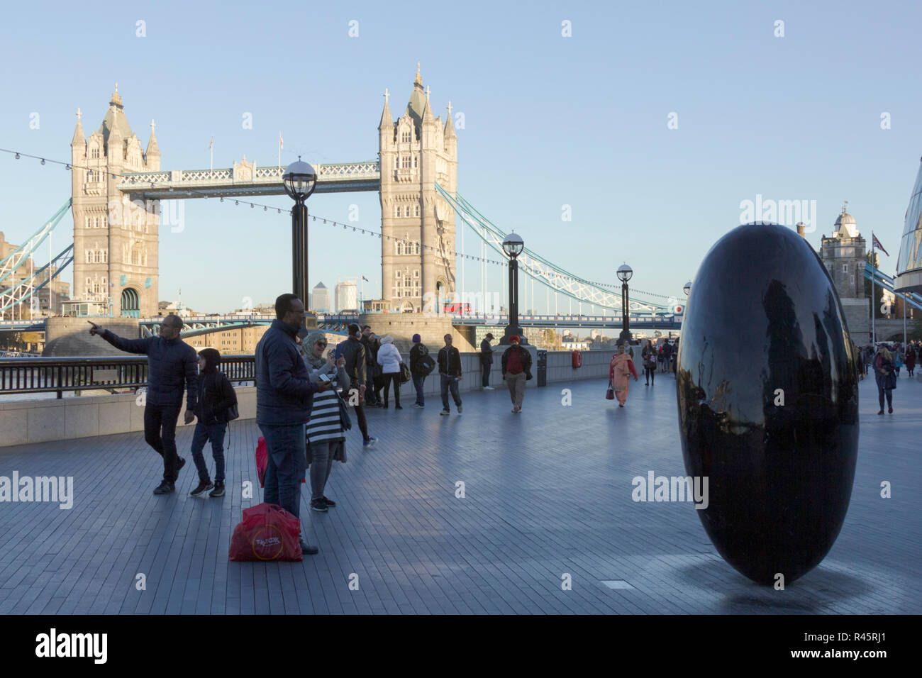 Tower bridge walk london hi-res stock photography and images - Alamy