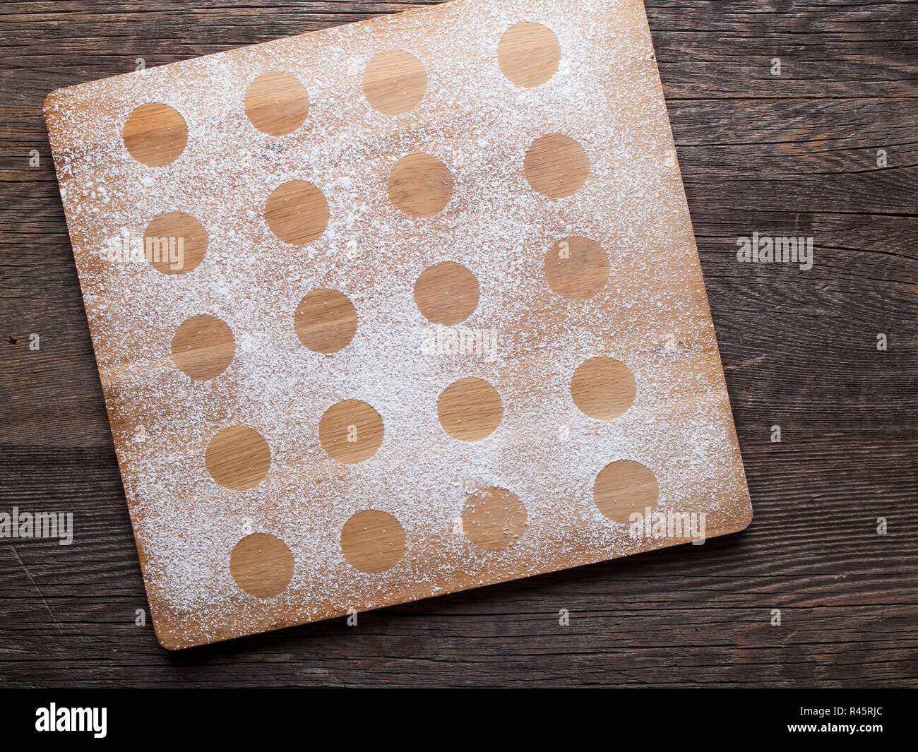 rustic baking board Stock Photo - Alamy