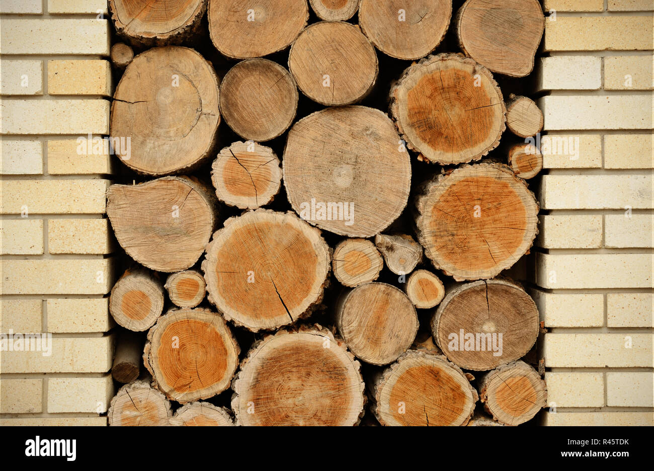 Cross section of brick wall hi-res stock photography and images - Alamy