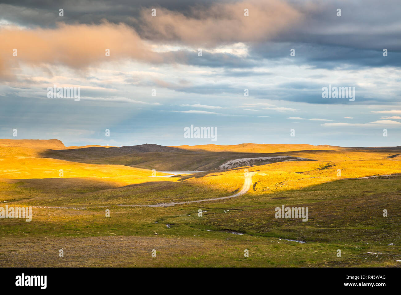 Midnight sun in the north cape hi-res stock photography and images - Alamy