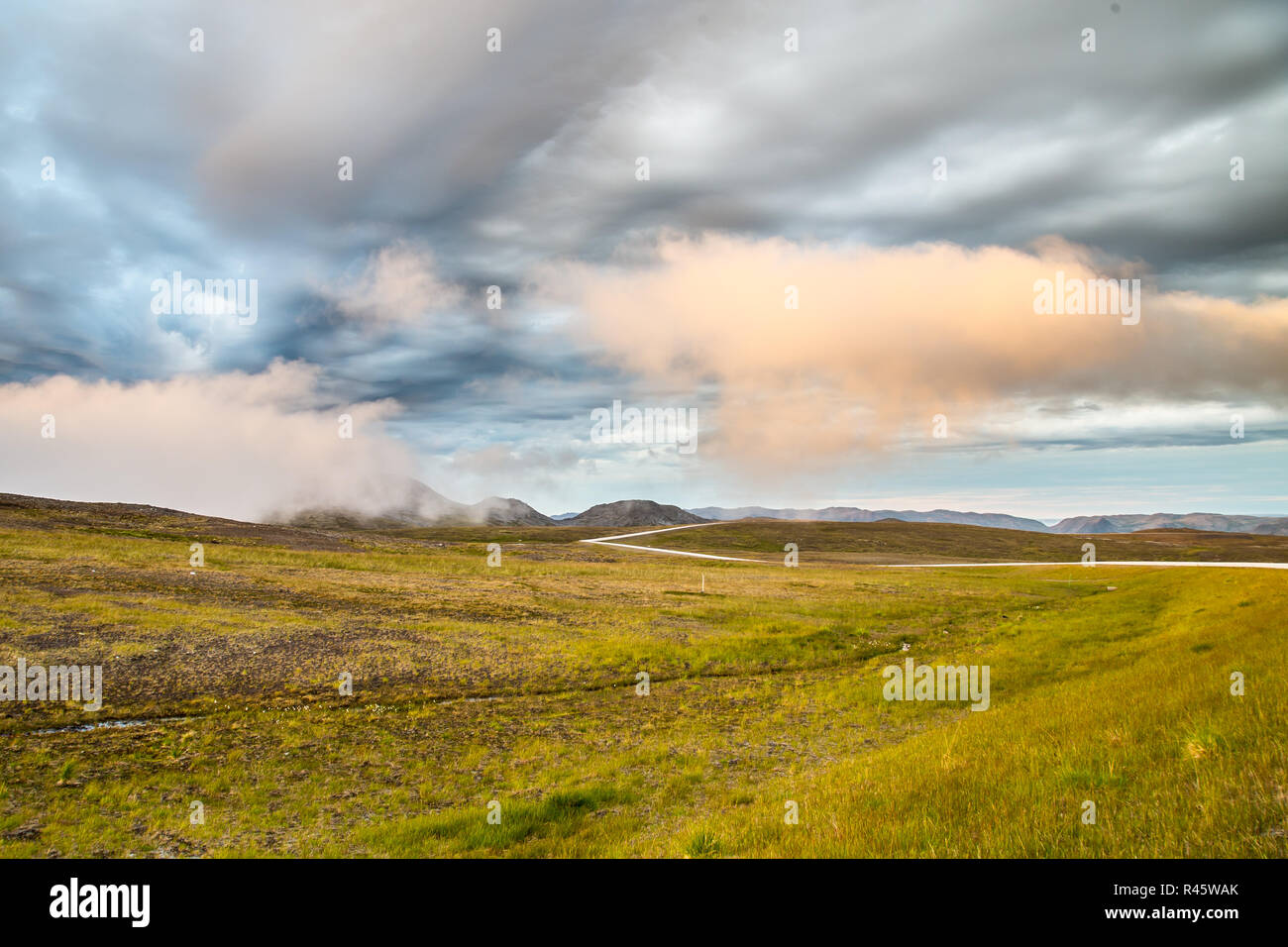 Midnight sun in the north cape hi-res stock photography and images - Alamy