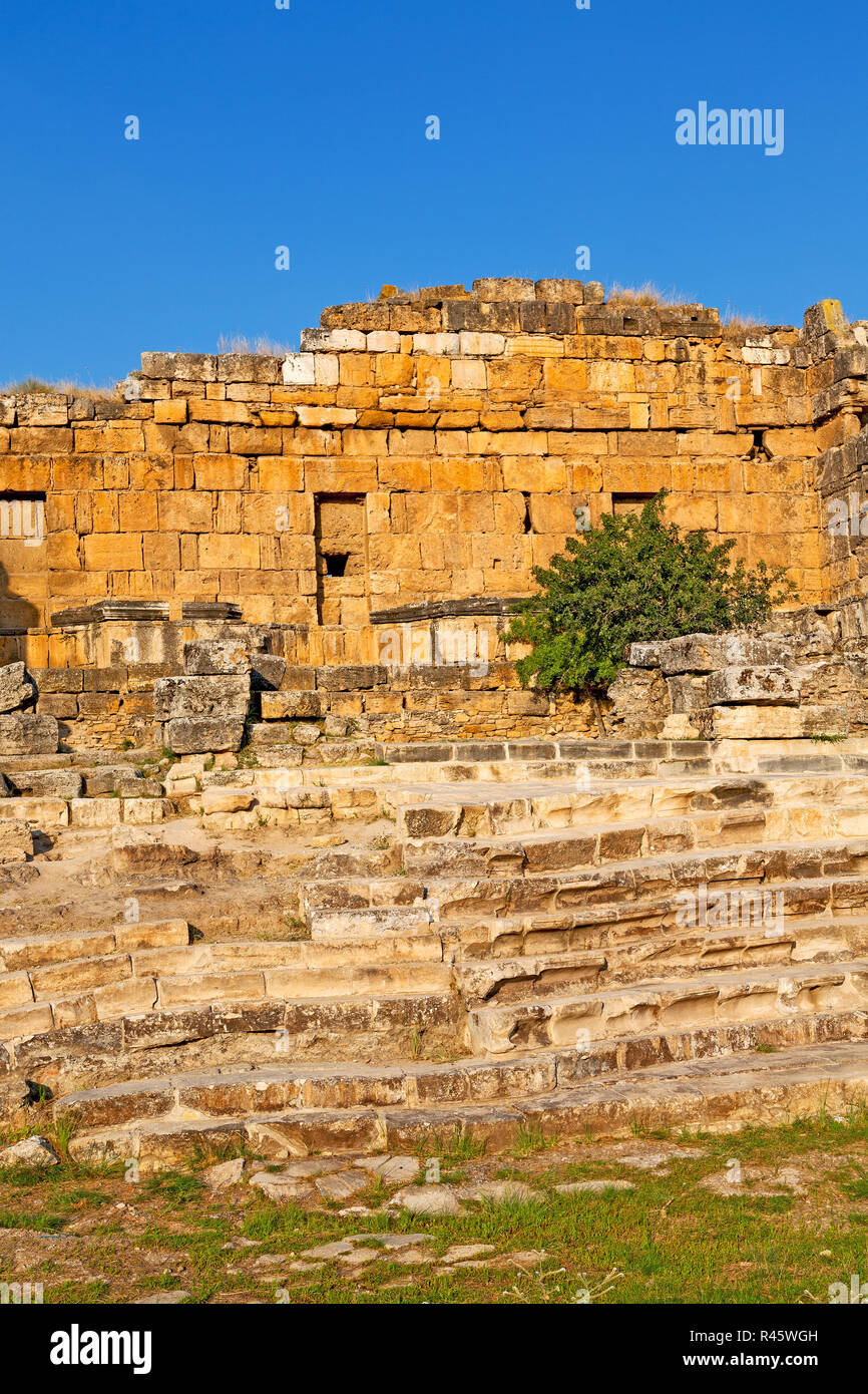 history turkey the column and roman temple Stock Photo - Alamy