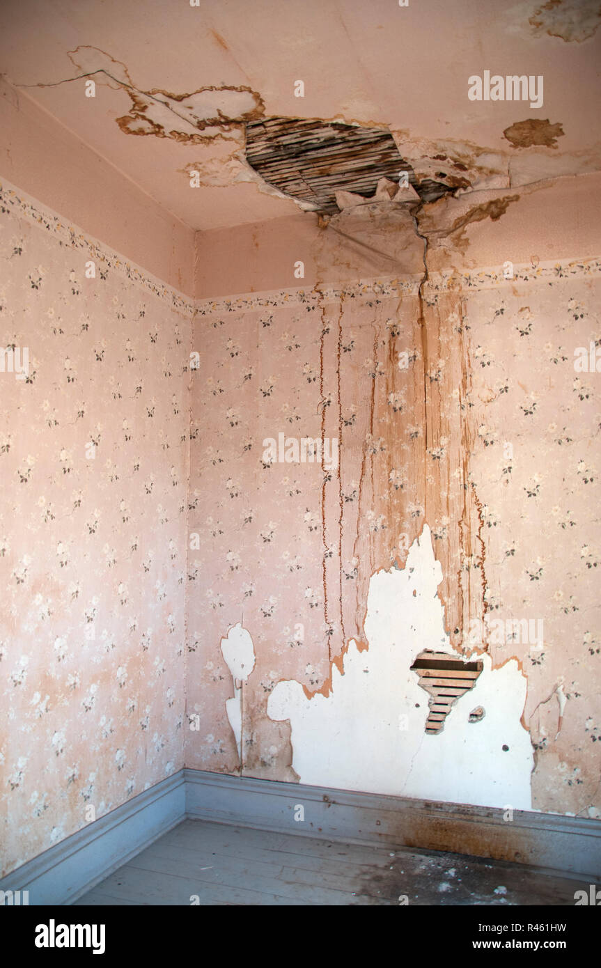 Abandoned Home Deterioration Stock Photo - Alamy