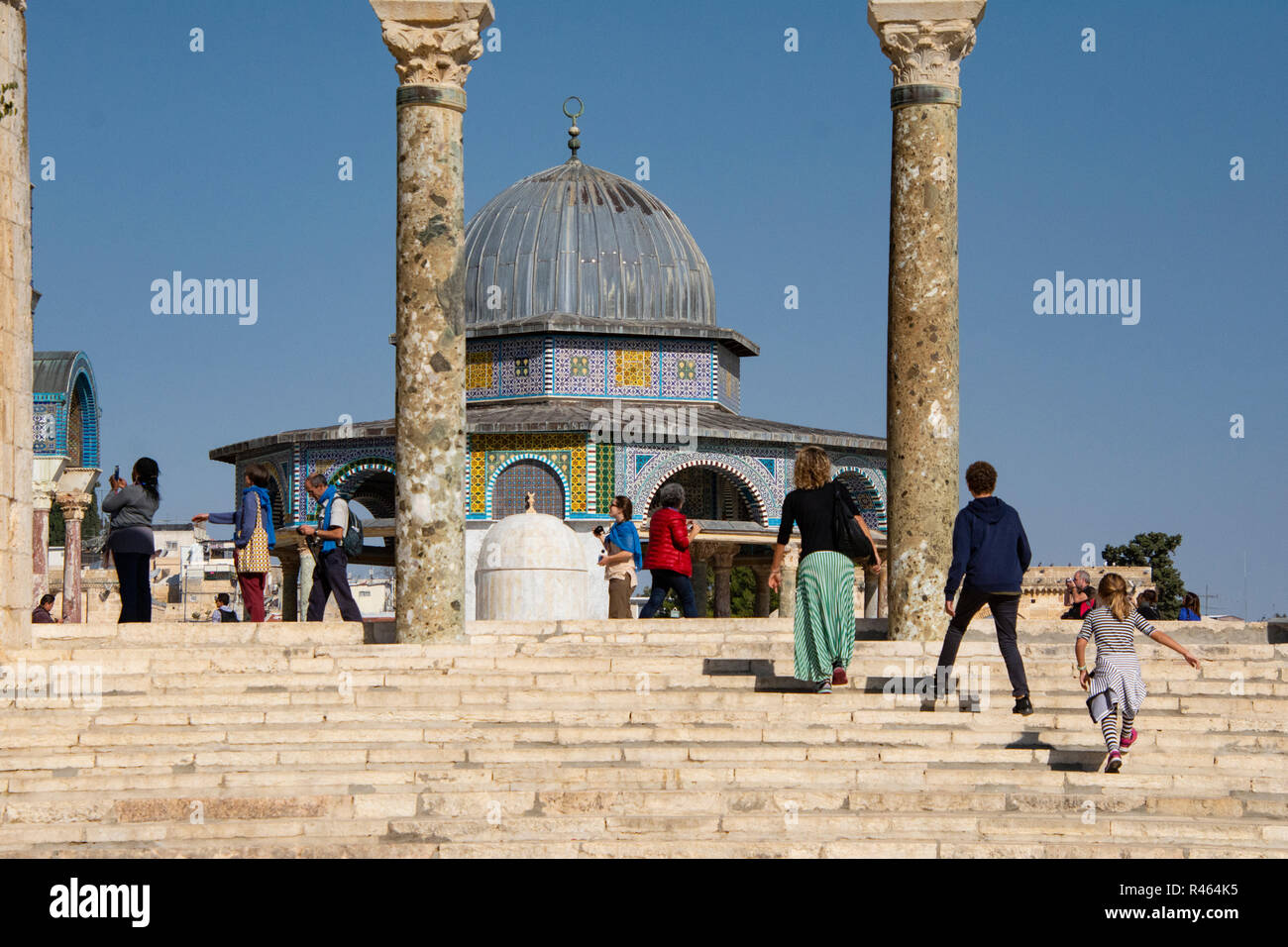 A pavilion next to the Dome of the Rock Stock Photo - Alamy