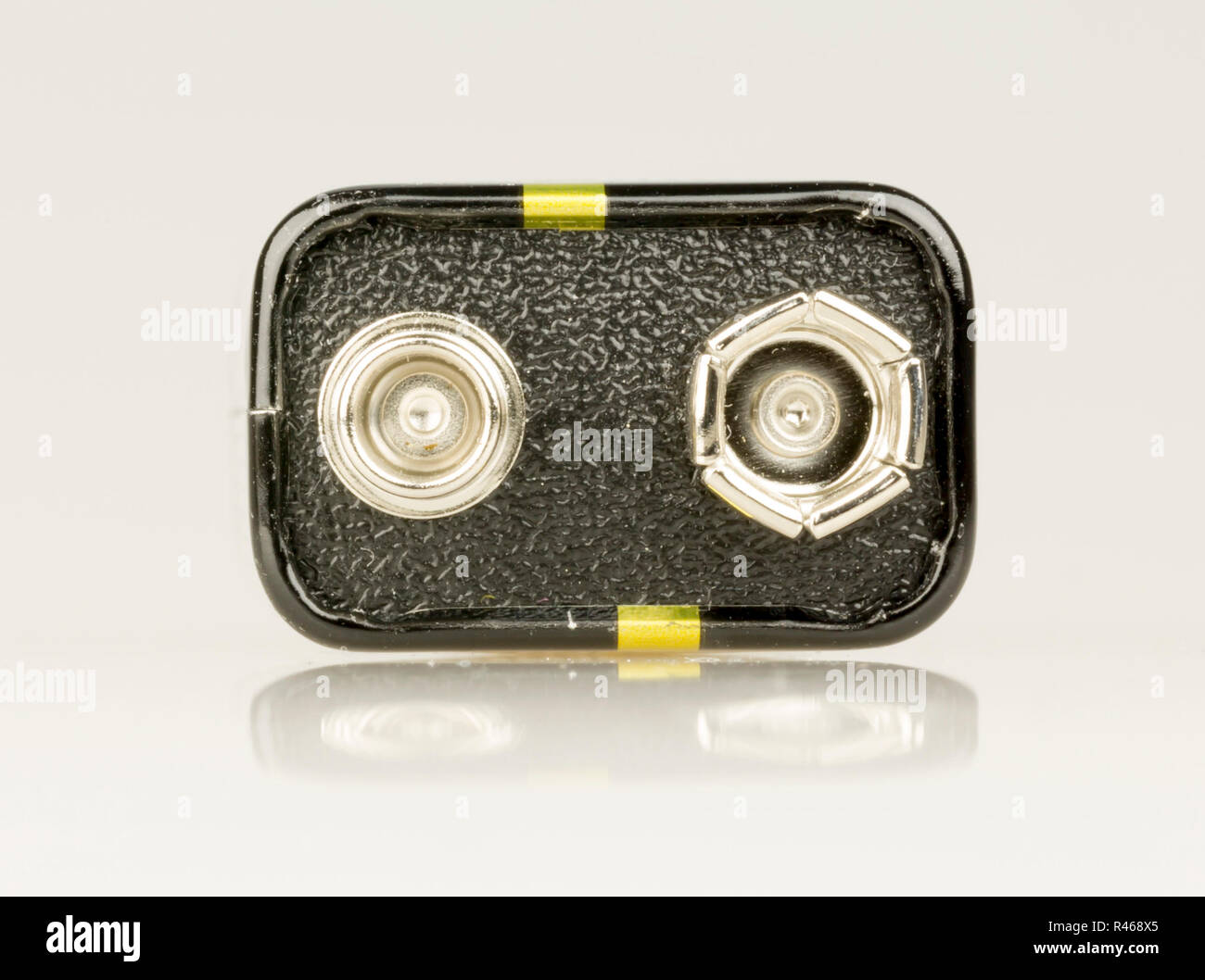 9 volt battery hi-res stock photography and images - Alamy