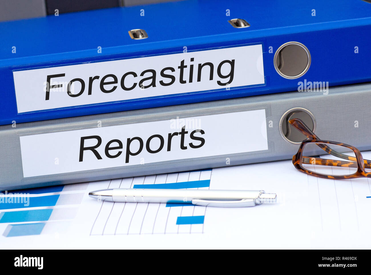 Trend reports hi-res stock photography and images - Alamy