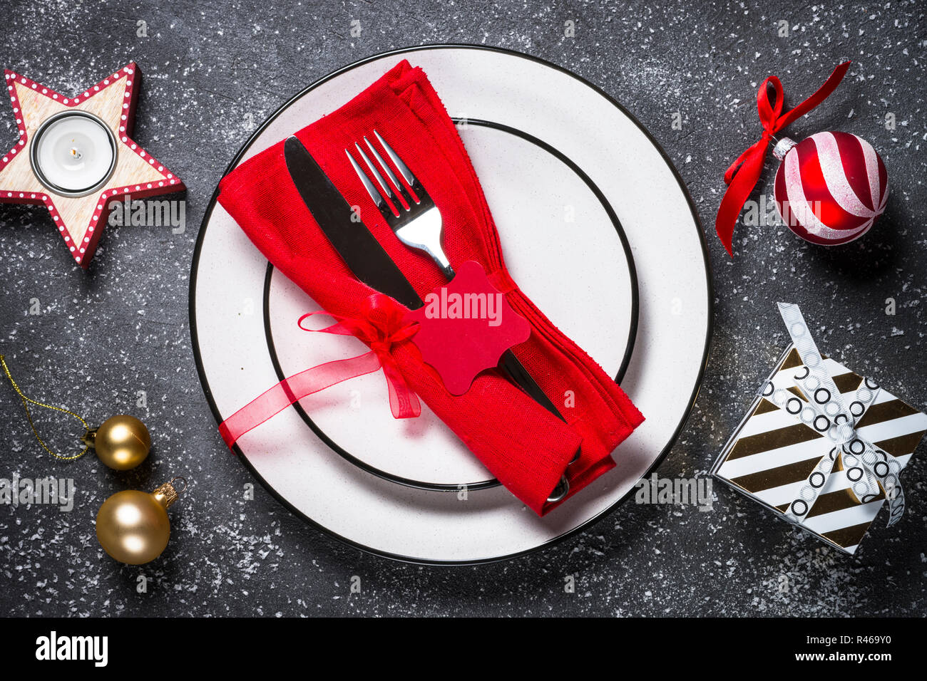 Christmas table setting - plate, cutlery and christmas decoratio Stock ...