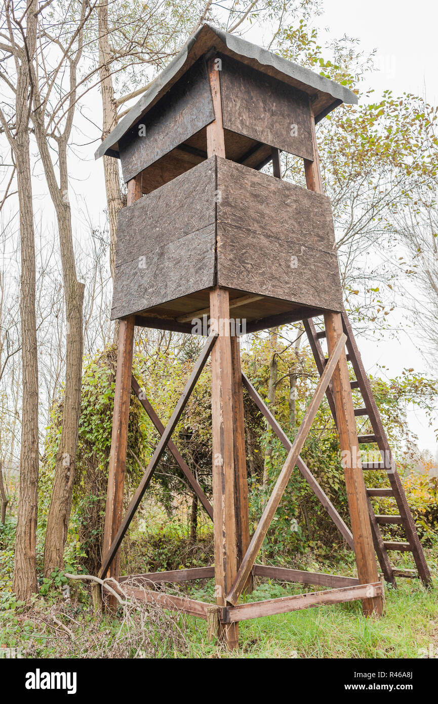 Observer platform hi-res stock photography and images - Alamy